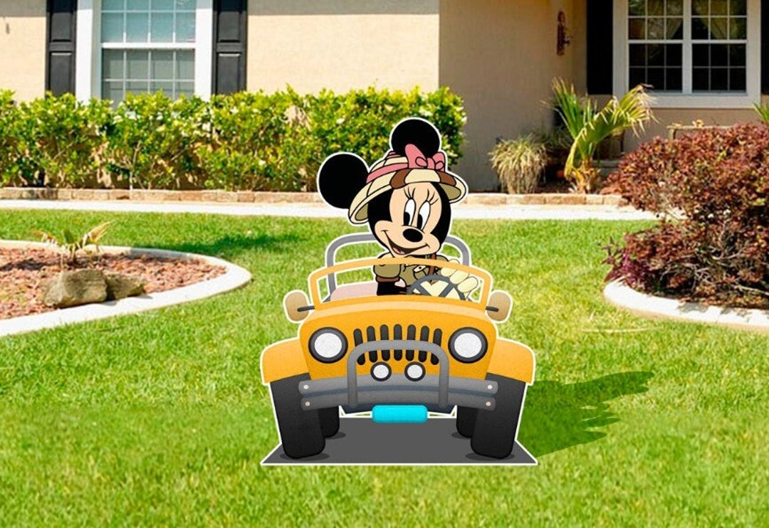 Minnie Mouse With Pink Bow in Safari Jeep|| Minnie Mouse Drives in ...