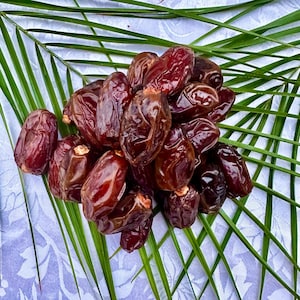 5lbs Choice MEDJOOL Dates - Medium/large Size - Golden Dates Farm - Etsy