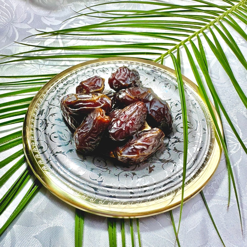 PREMIUM Quality Medjool Dates - Fresh From California - Golden Dates ...