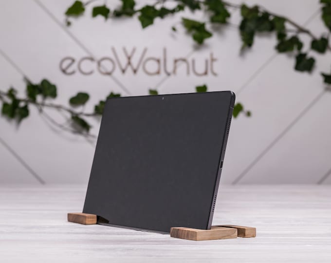 Personalisierter hölzerner iPad-Ständer - quadratischer Halter aus ...