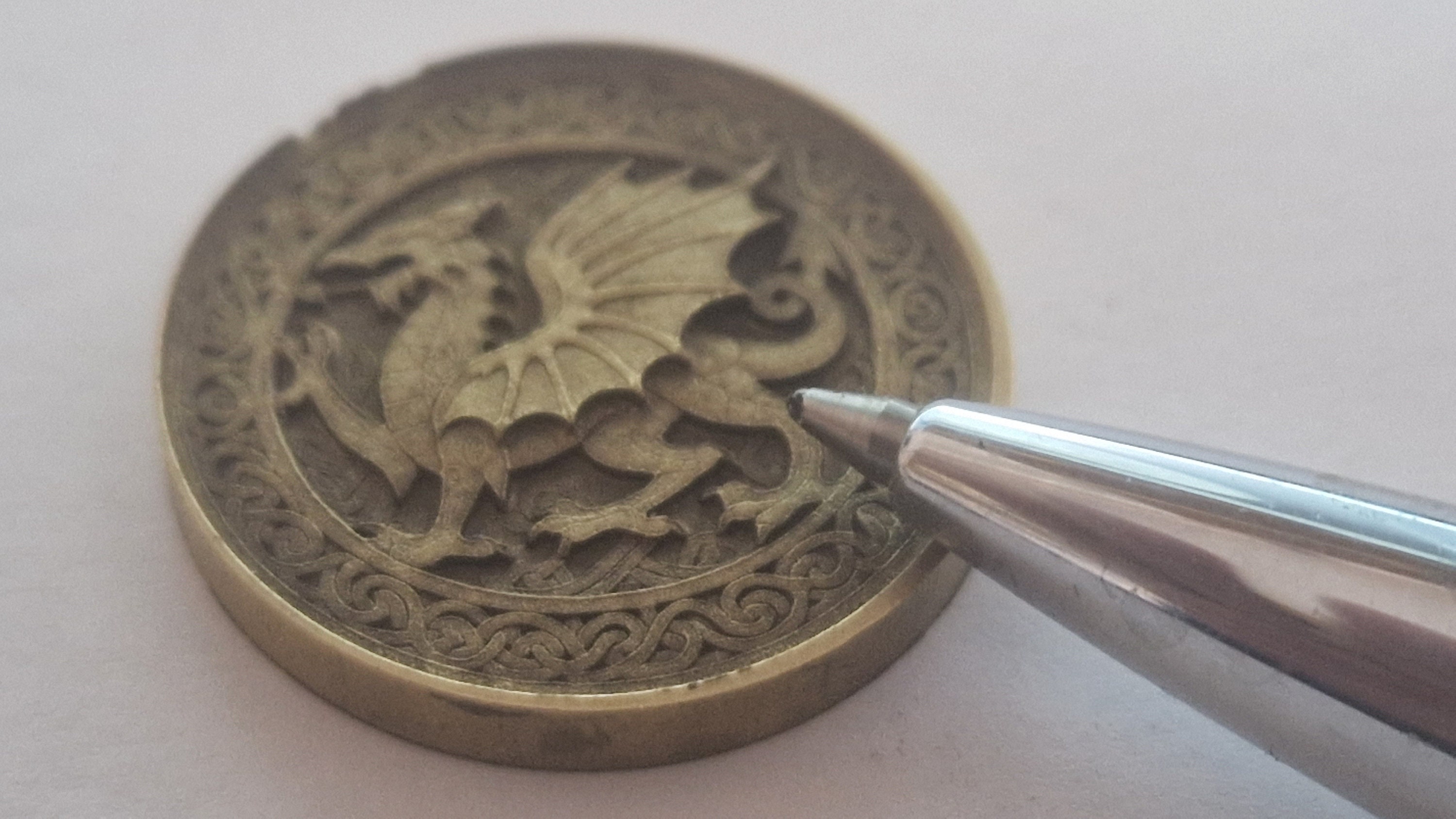 COINS Welsh Dragon With Celtic Knot Surround 3D Sculpture - Perfect for ...