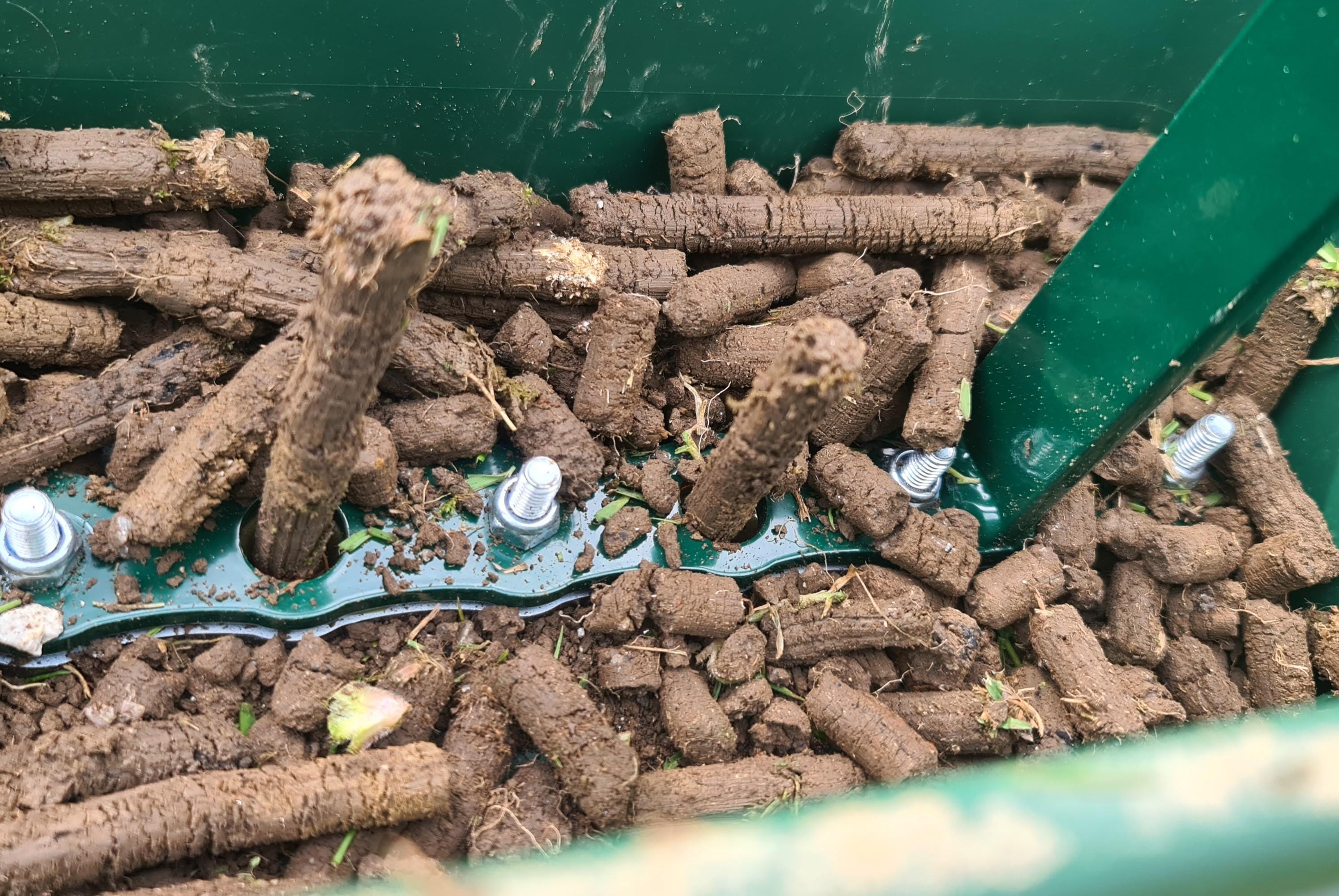 BMS Products Lawn and Turf Aerator Fork With Soil Corer Collector Steel ...