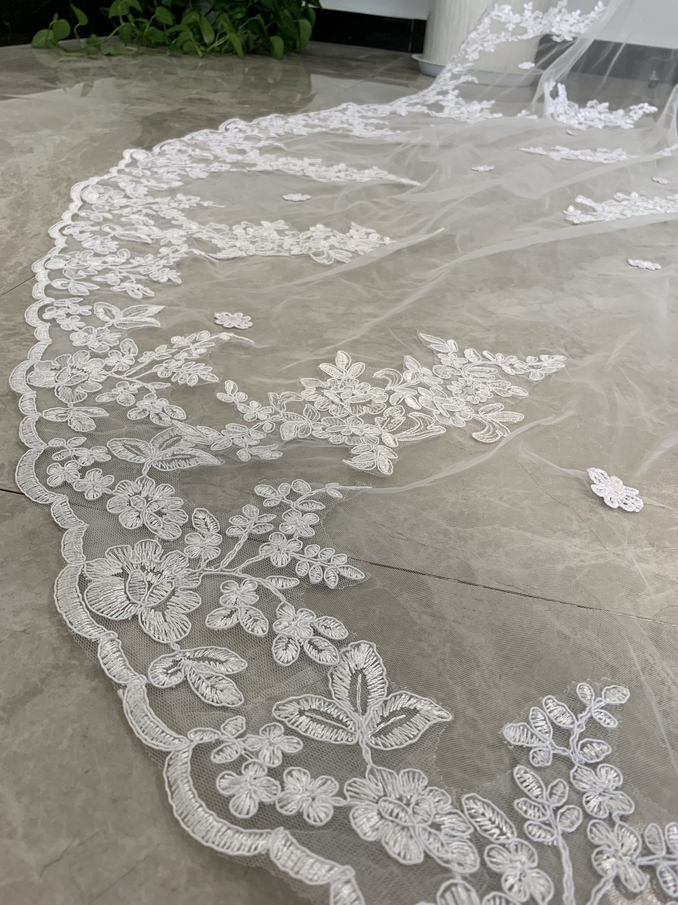 Luxurious Bridal Shawl White or Ivory Tulle Shawl Cathedral - Etsy