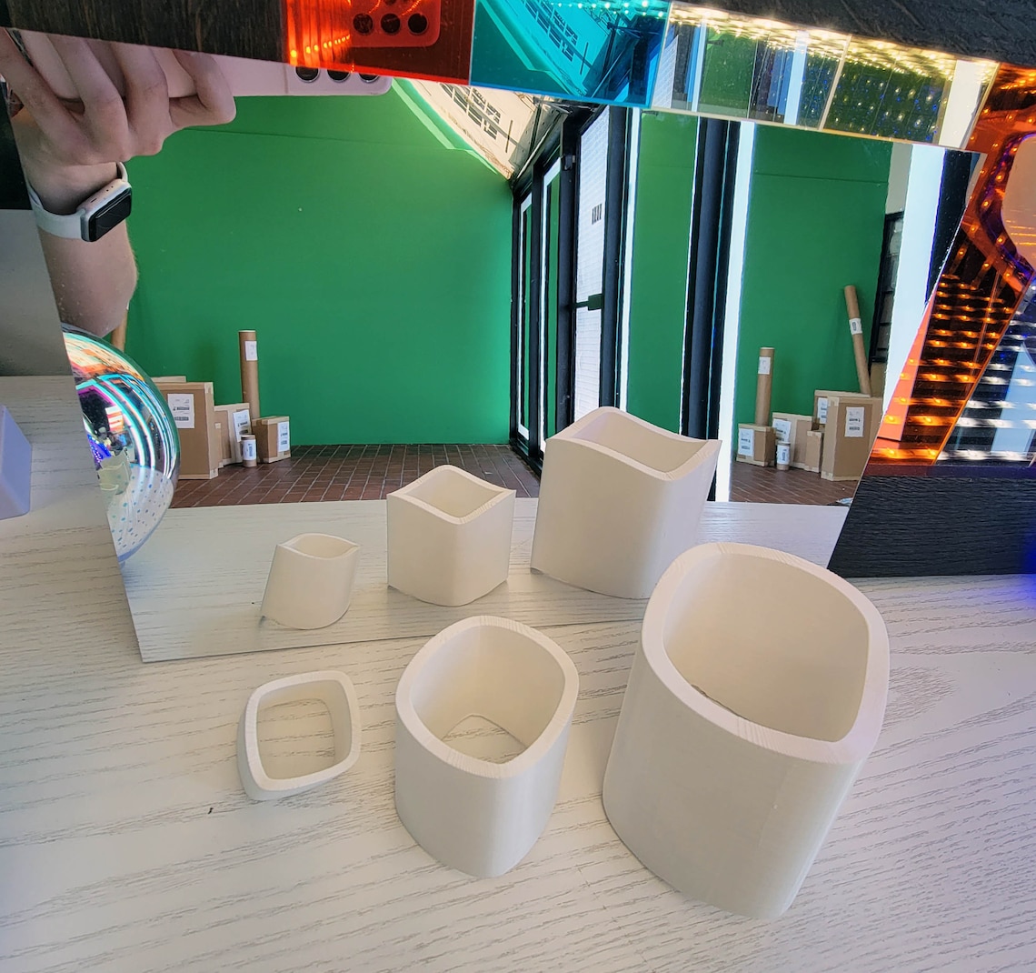 Squircle Kit Famous Mirror Illusion 3D Print 3 Squircles, and 8 X 10 ...