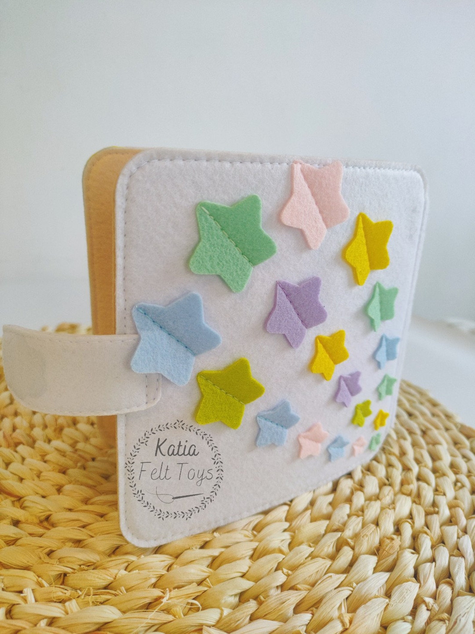 Felt Quiet Busy Book - Clamshell Educational Book for Kids That Helps ...
