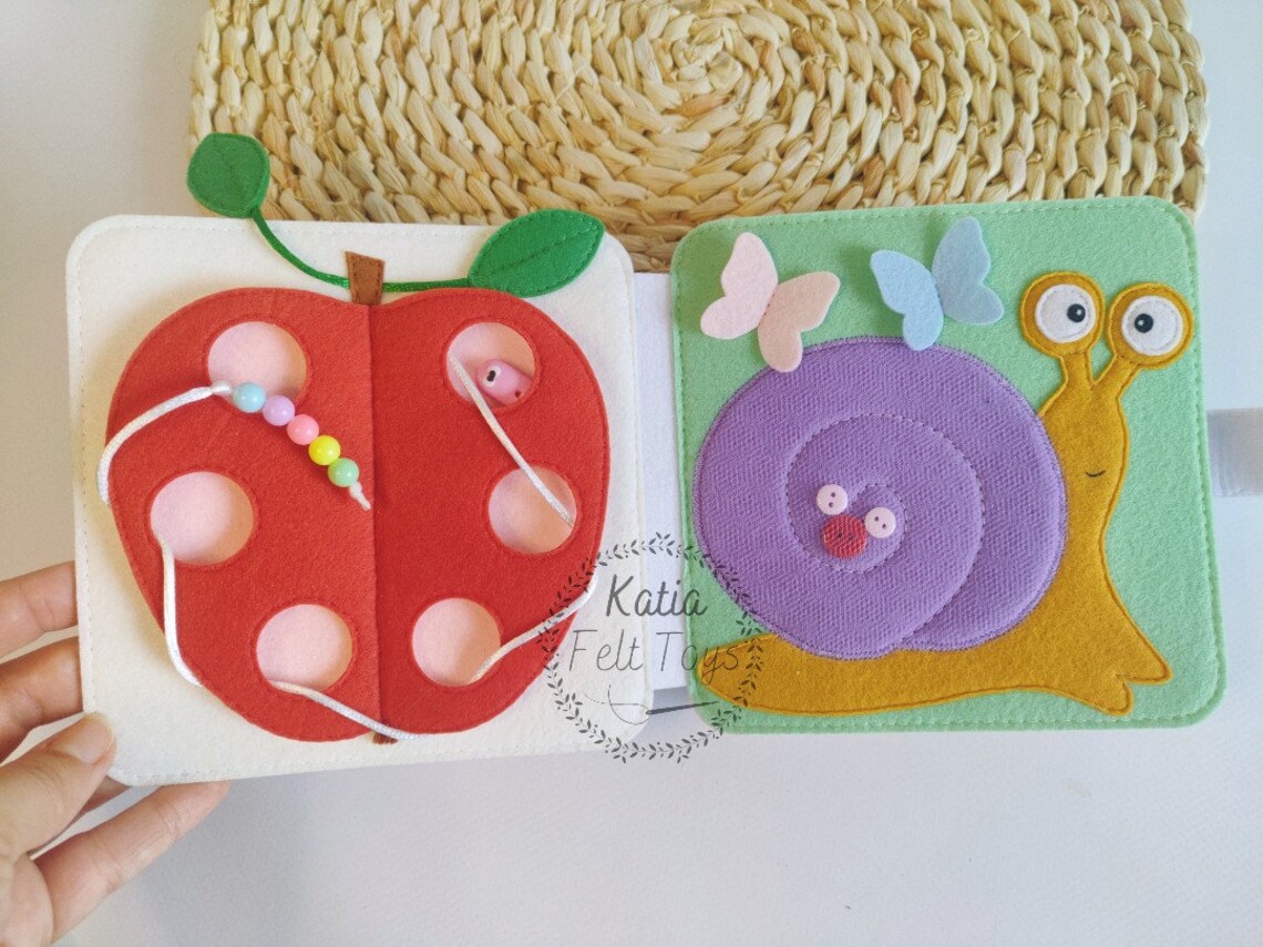 Felt Quiet Busy Book - Clamshell Educational Book for Kids That Helps ...