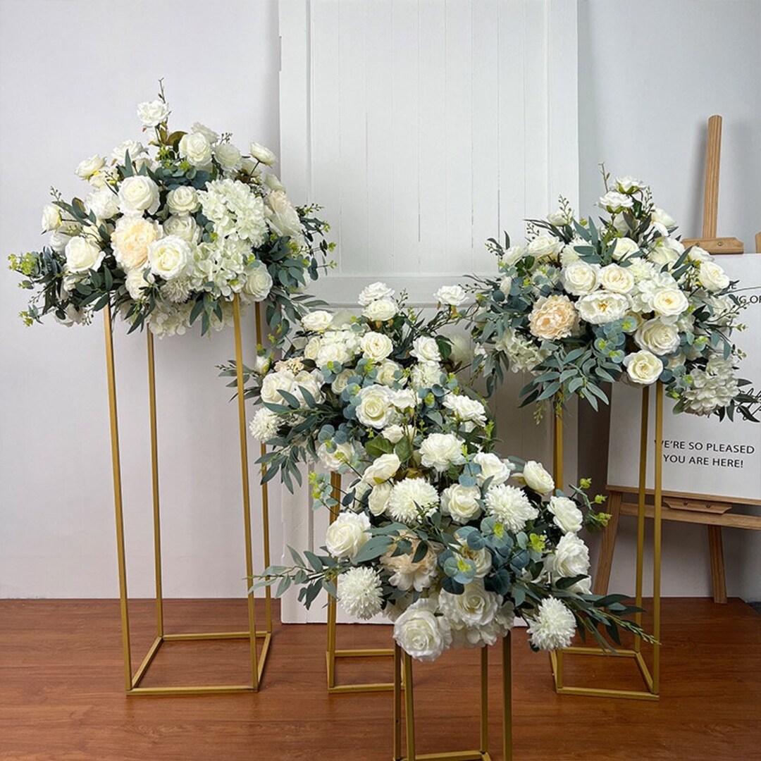Full White Flower Ball Eucalyptu Leaf Flower Ball Table Centrepiece ...