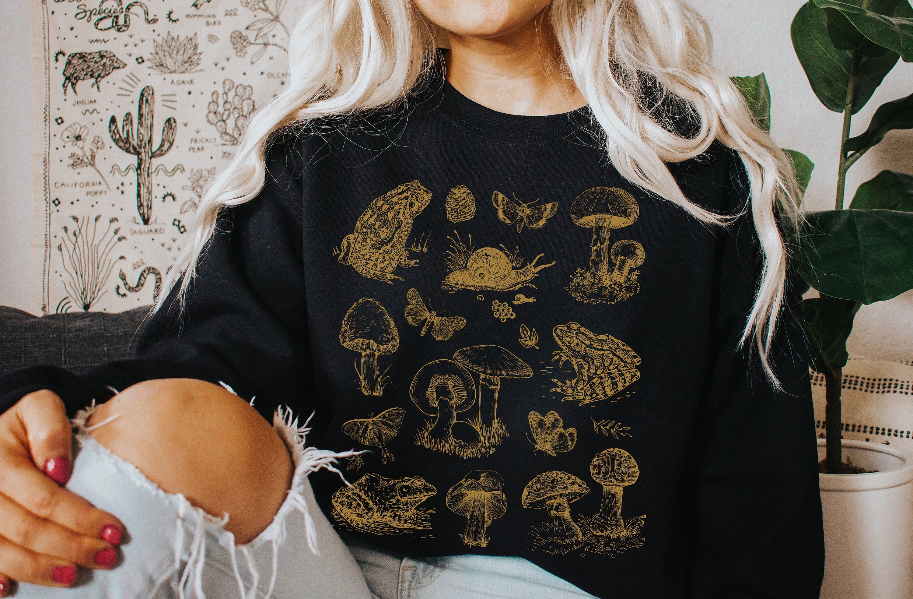 Cottagecore Frog Sweatshirt Mushroom Crewneck Frog and Toad | Etsy