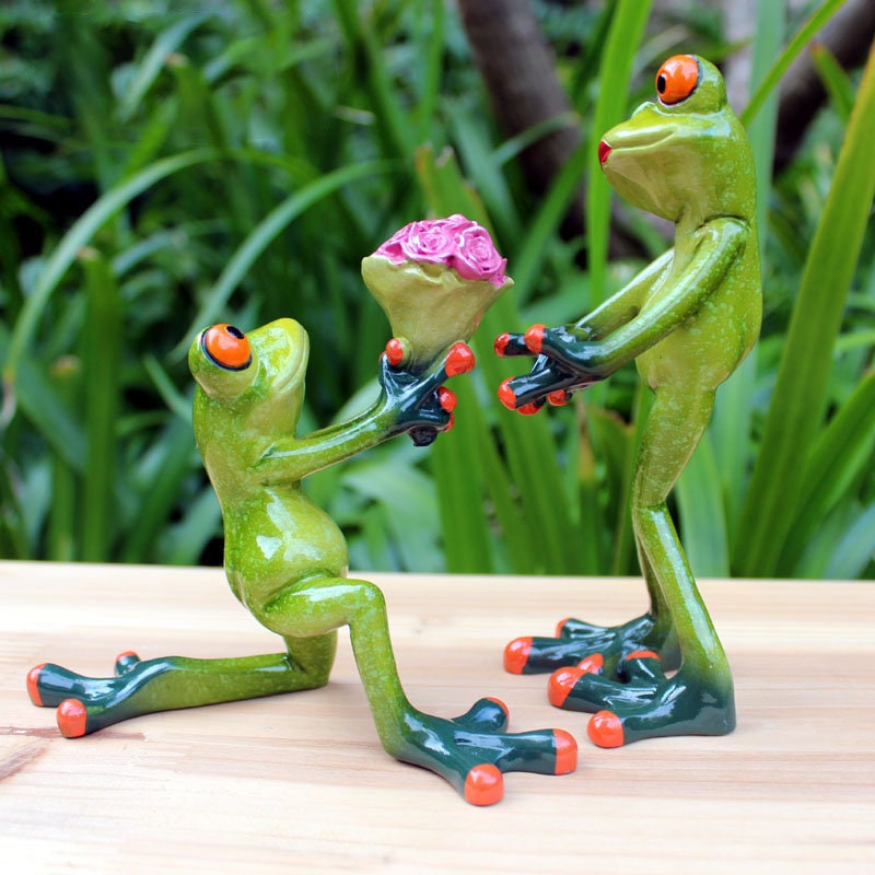 Miniature A pair of frogs animal statue Micro landscape | Etsy