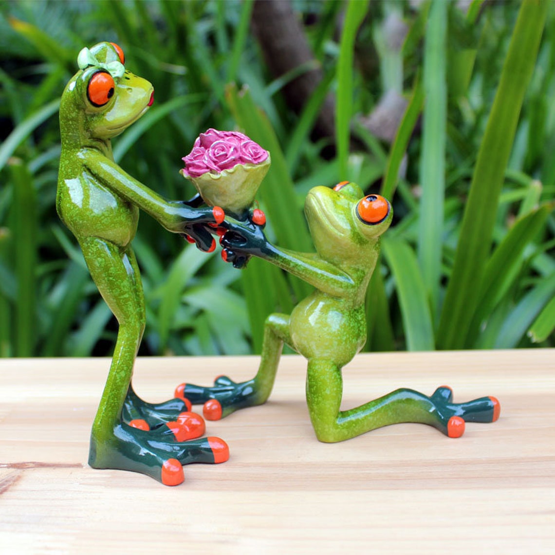 Miniature A Pair of Frogs Animal Statue Micro Landscape Decorations ...