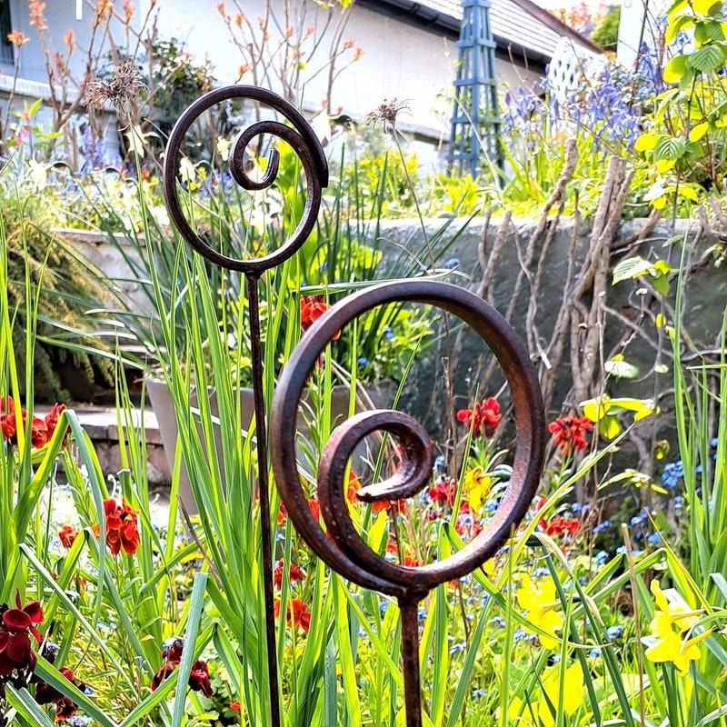 Garden Bee Cup Stakes - Etsy UK