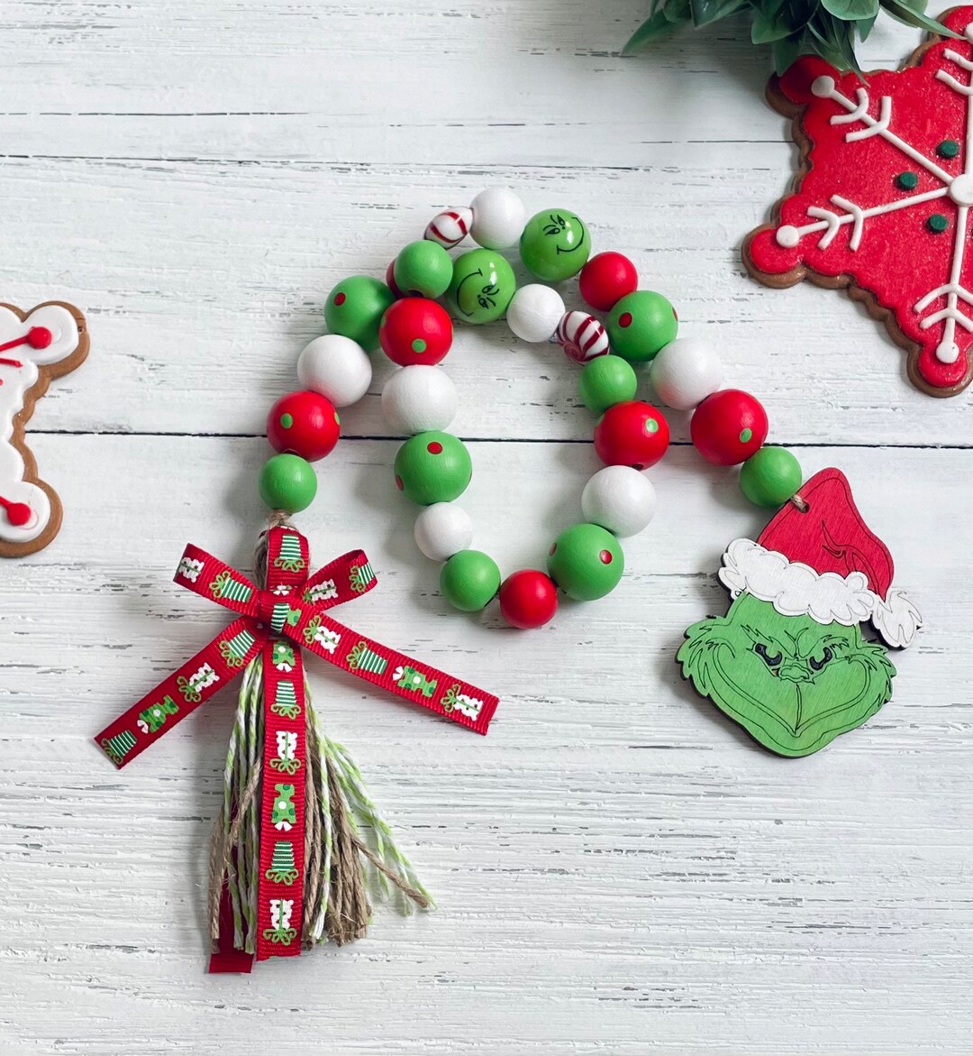 Farmhouse Grinch Christmas Garland, Grinch Decor, Christmas Wood Bead ...