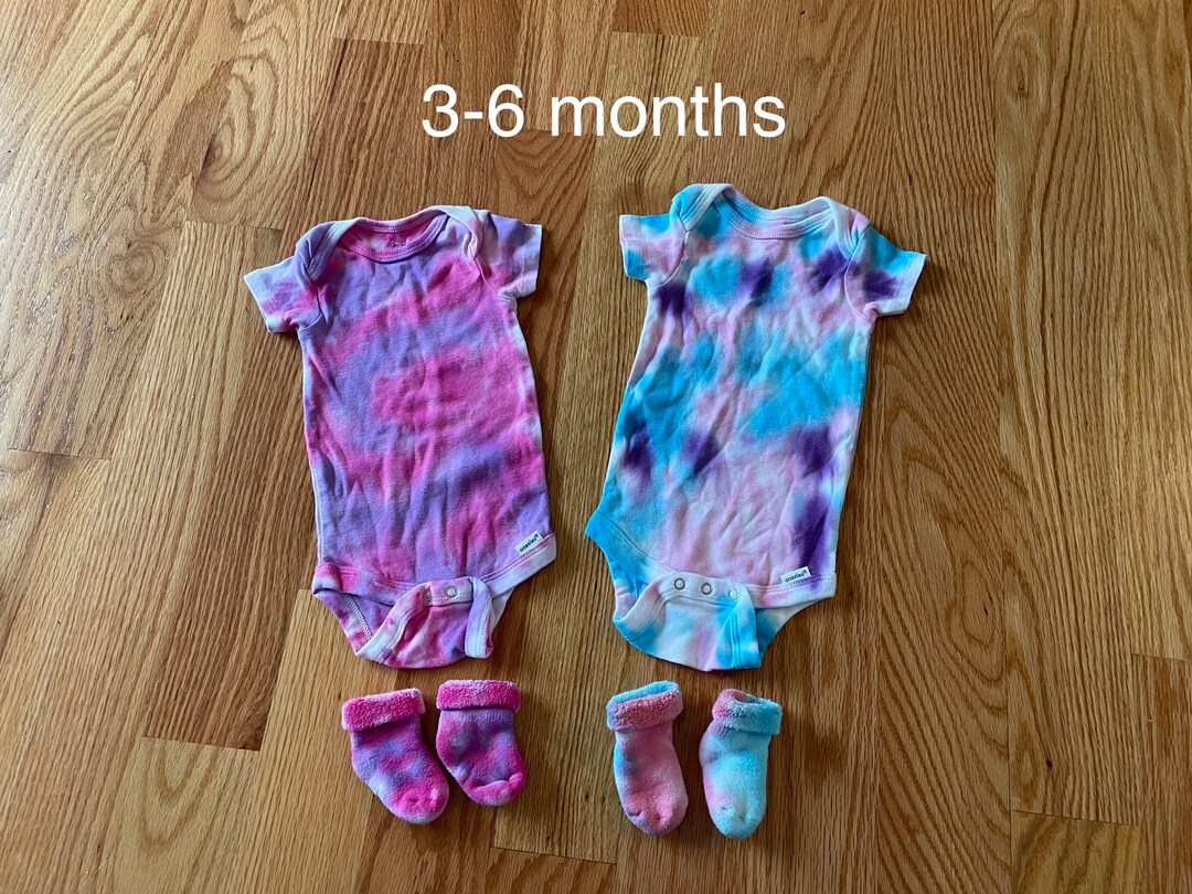 Tie Dye Onesie and Matching Socks / Tie Dye Baby Onesie / Onesie Set ...