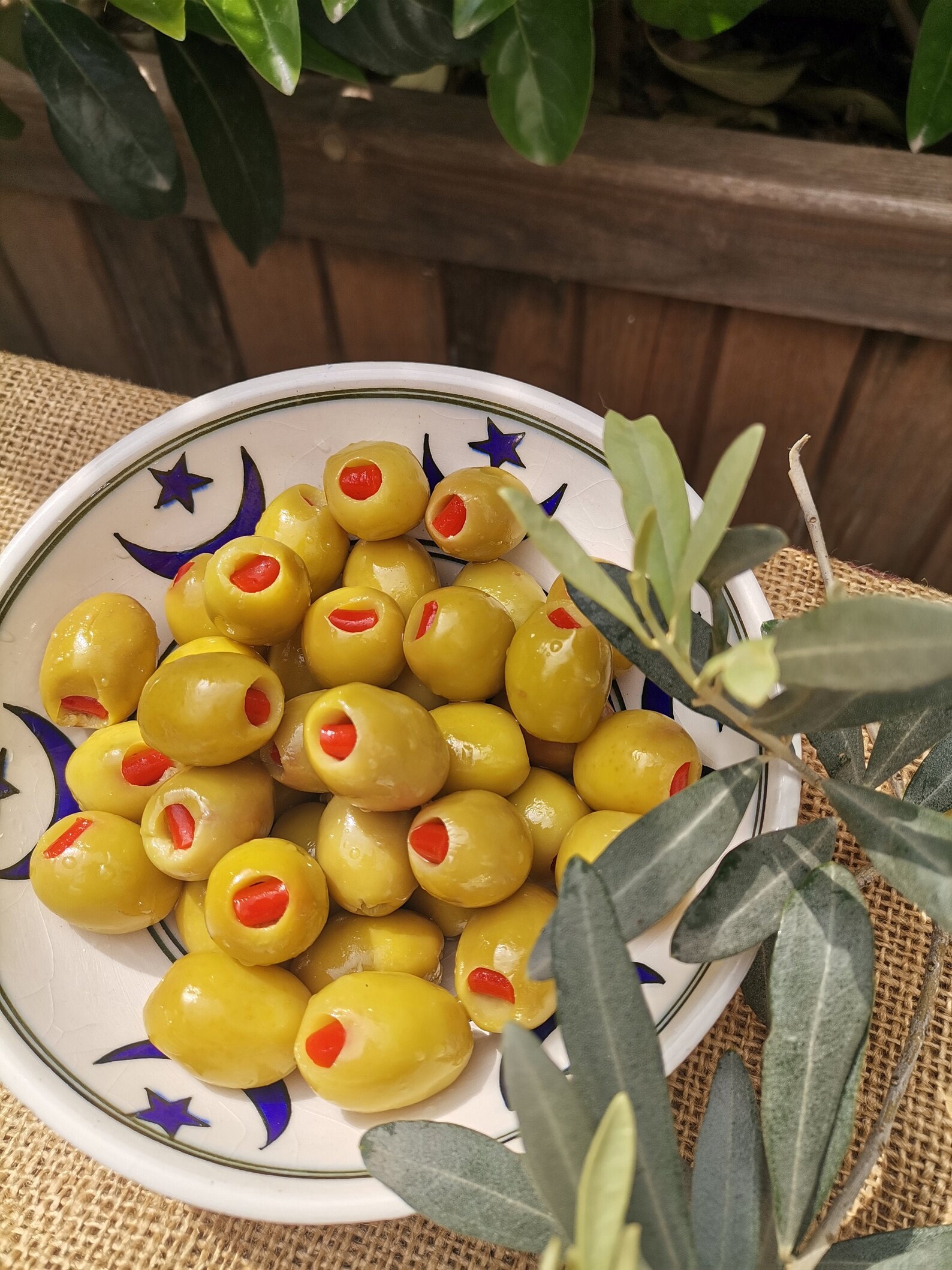 Organic Green Olives Stuffed With Red Pepper: Gourmet Martini Olives ...