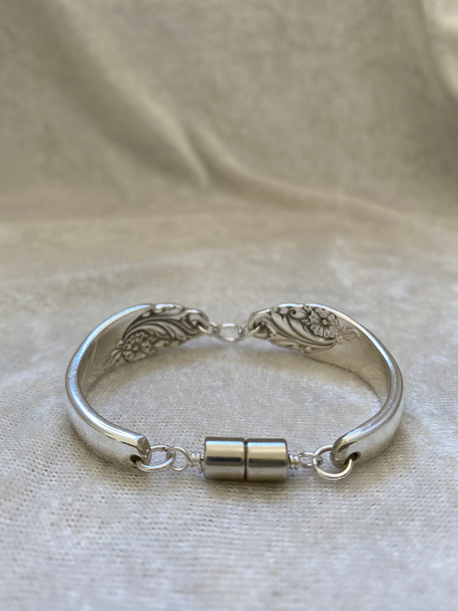 Lojo’s Bracelet - Etsy