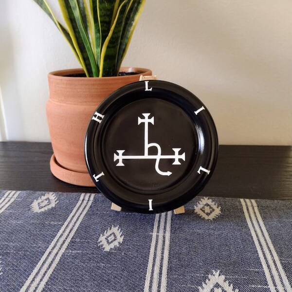 Lilith - Etsy