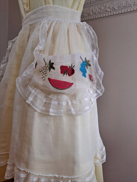Frilly fruity fifties apron - Gem