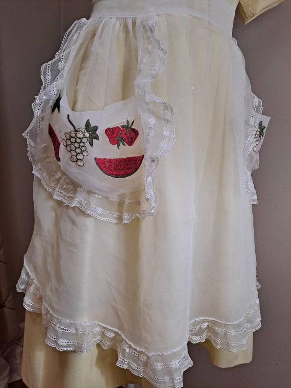 Frilly fruity fifties apron - Gem