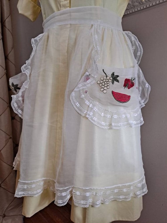 Frilly fruity fifties apron - Gem