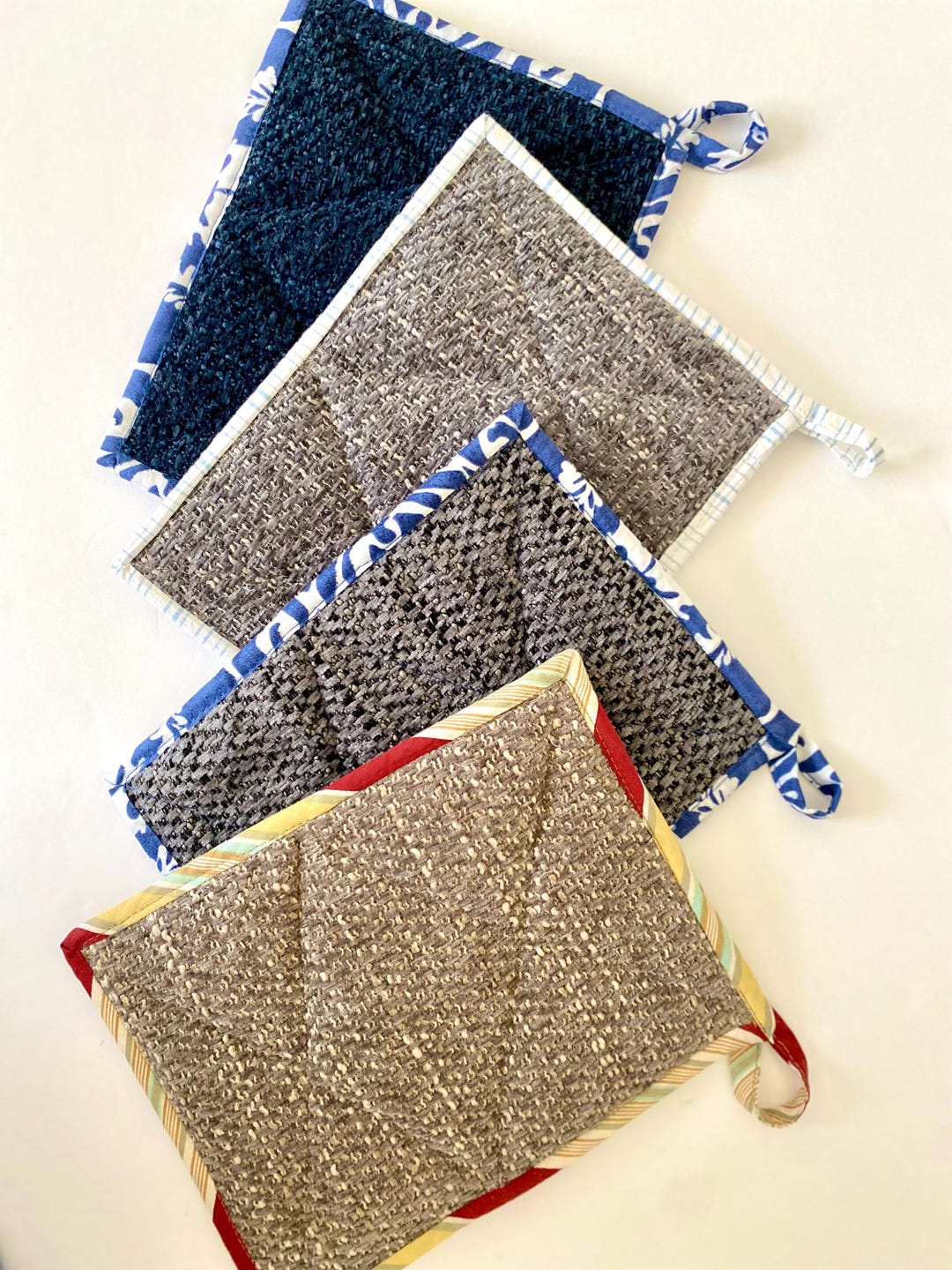 Quilted Potholder: Thick Insulated Oven Mitt With Hanging Loop - Etsy