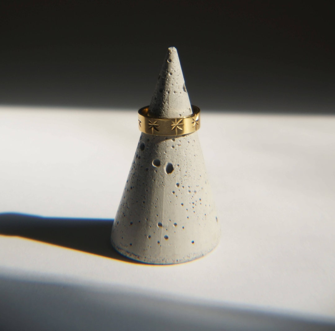 NEW Star Pattern Ring, Cut Star Ring, Engraved Stars Ring, 18K Gold ...