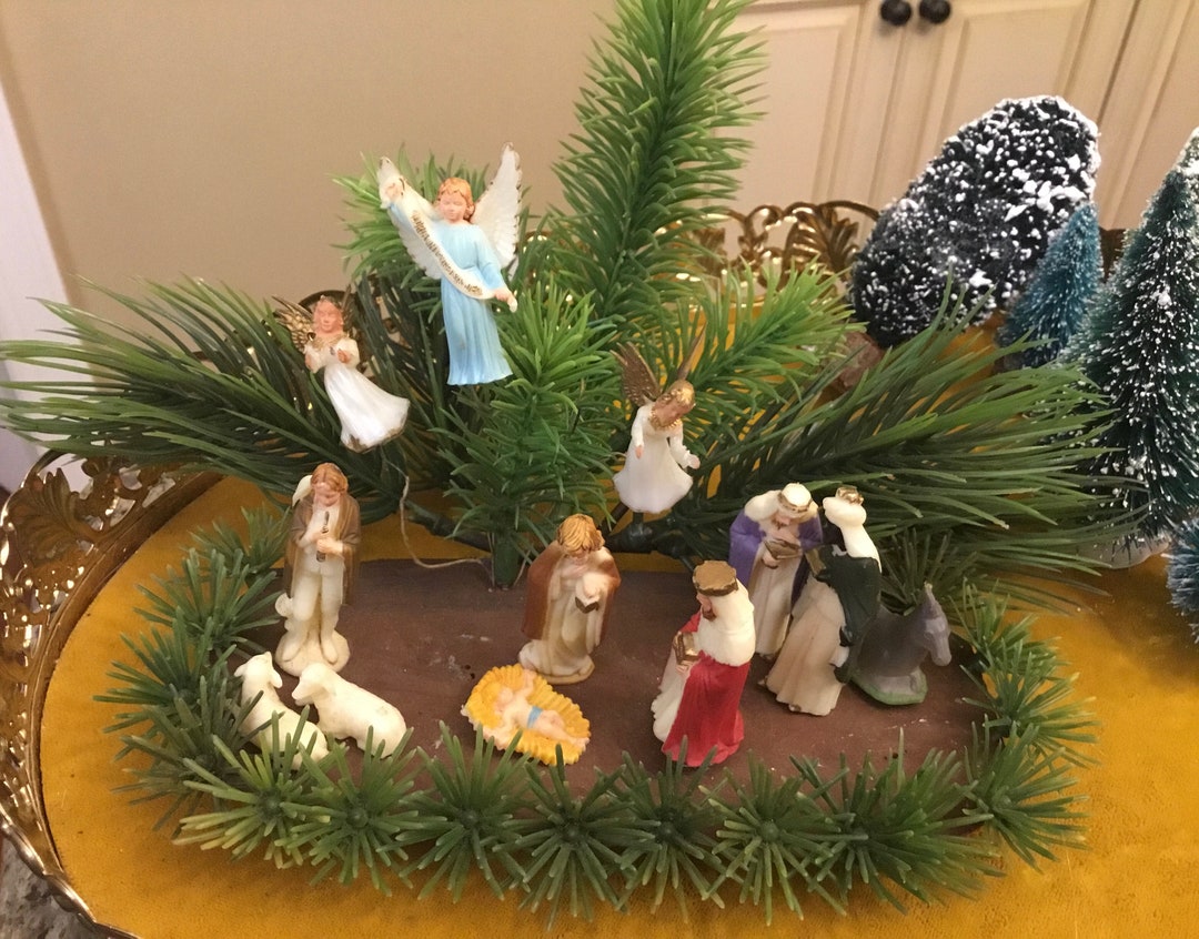 Nativity Scene Vintage Hard Plastic Nativity With Florals and Angels ...