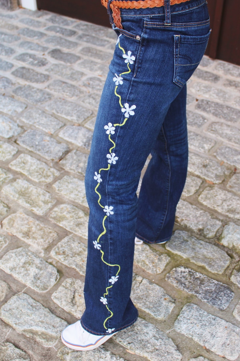 Size 2 Daisy Chains Hand Painted Jeans Denim Custom American Eagle ...
