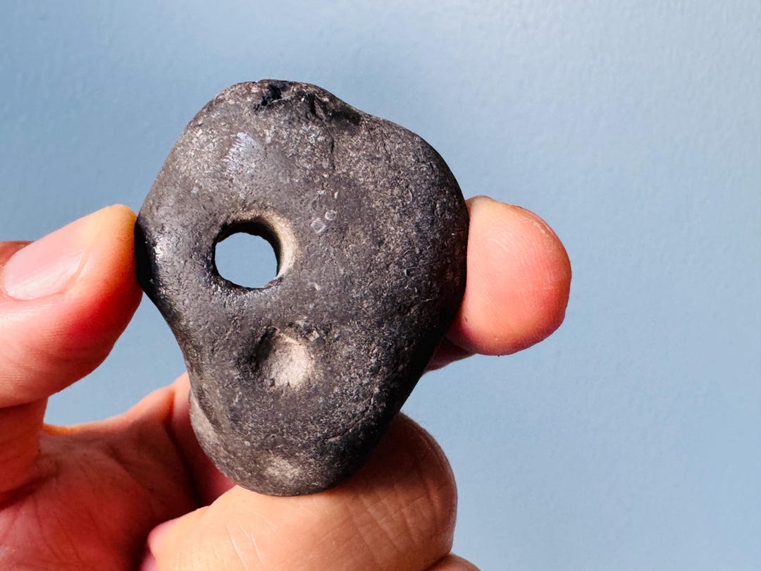 A Unique Celtic Hag Stone Found Near Giants Causeway - Irish Hag Stone ...