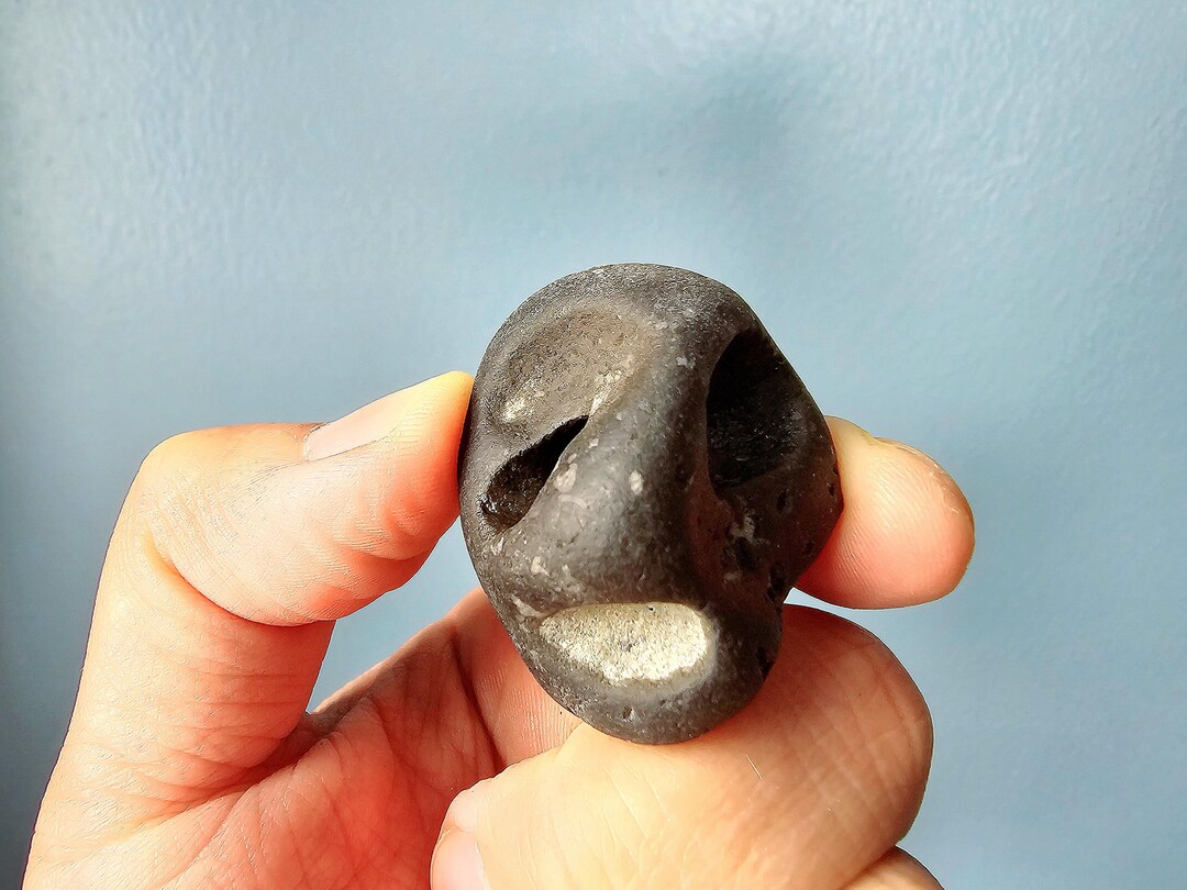 A Unique Skull Shaped Celtic Hag Stone Pendant - Irish Hag Stone ...