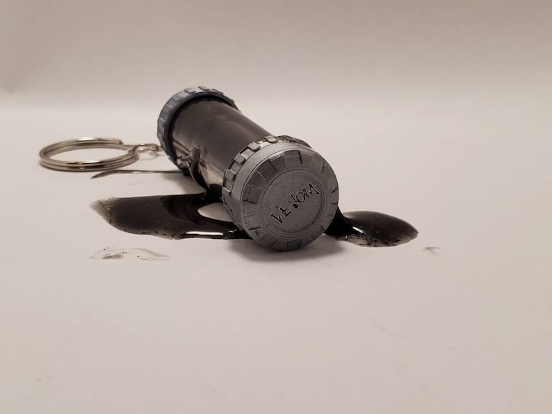 Venom Symbiote Canister Keychain - Etsy