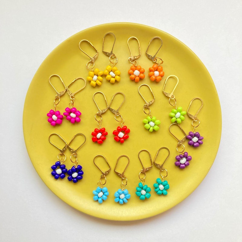Daisy Beaded Earrings - Etsy