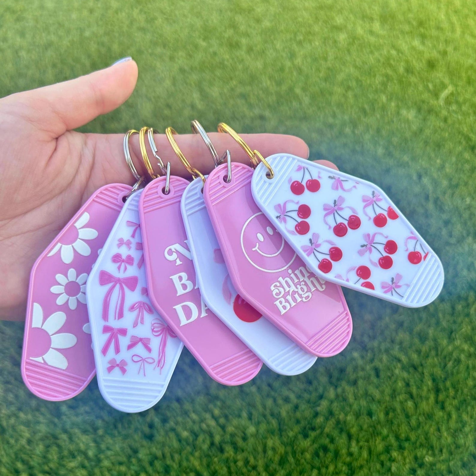 Aesthetic Motel Keychain, Y2K Cherry Bow Daisy Smile, Cute Coquette ...