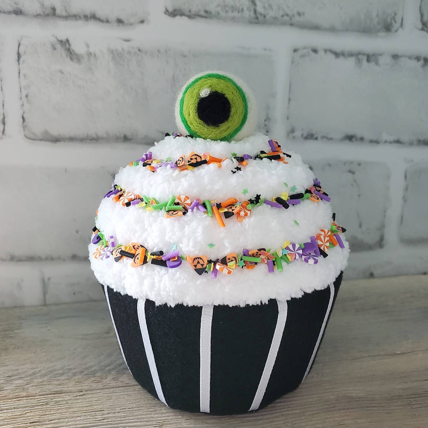 Halloween Eyeball Faux Cupcake, Yarn Cupcake Wreath Attachment - Etsy