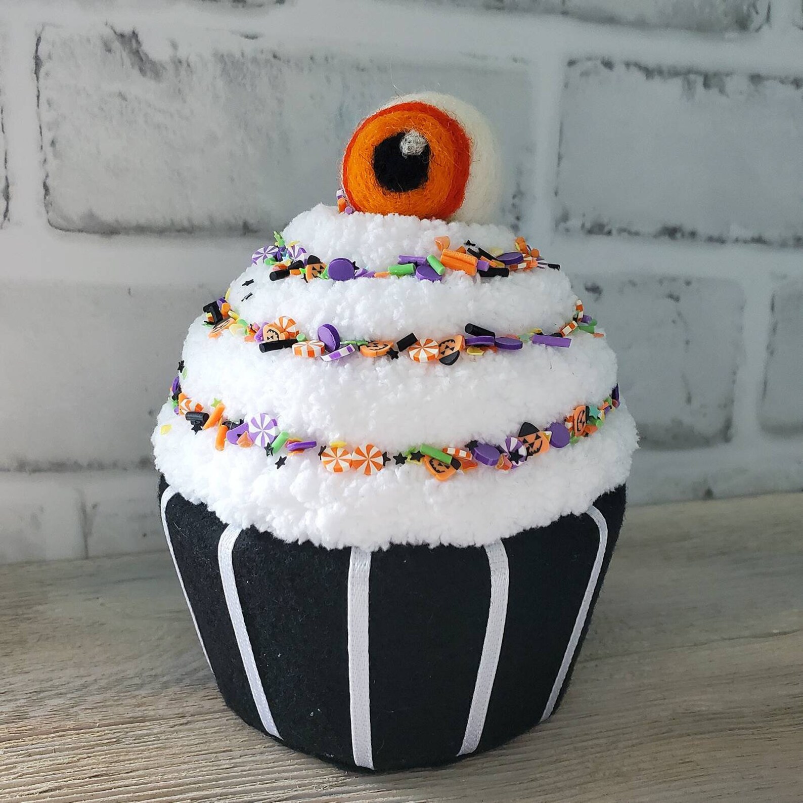 Halloween Eyeball Faux Cupcake, Yarn Cupcake Wreath Attachment - Etsy