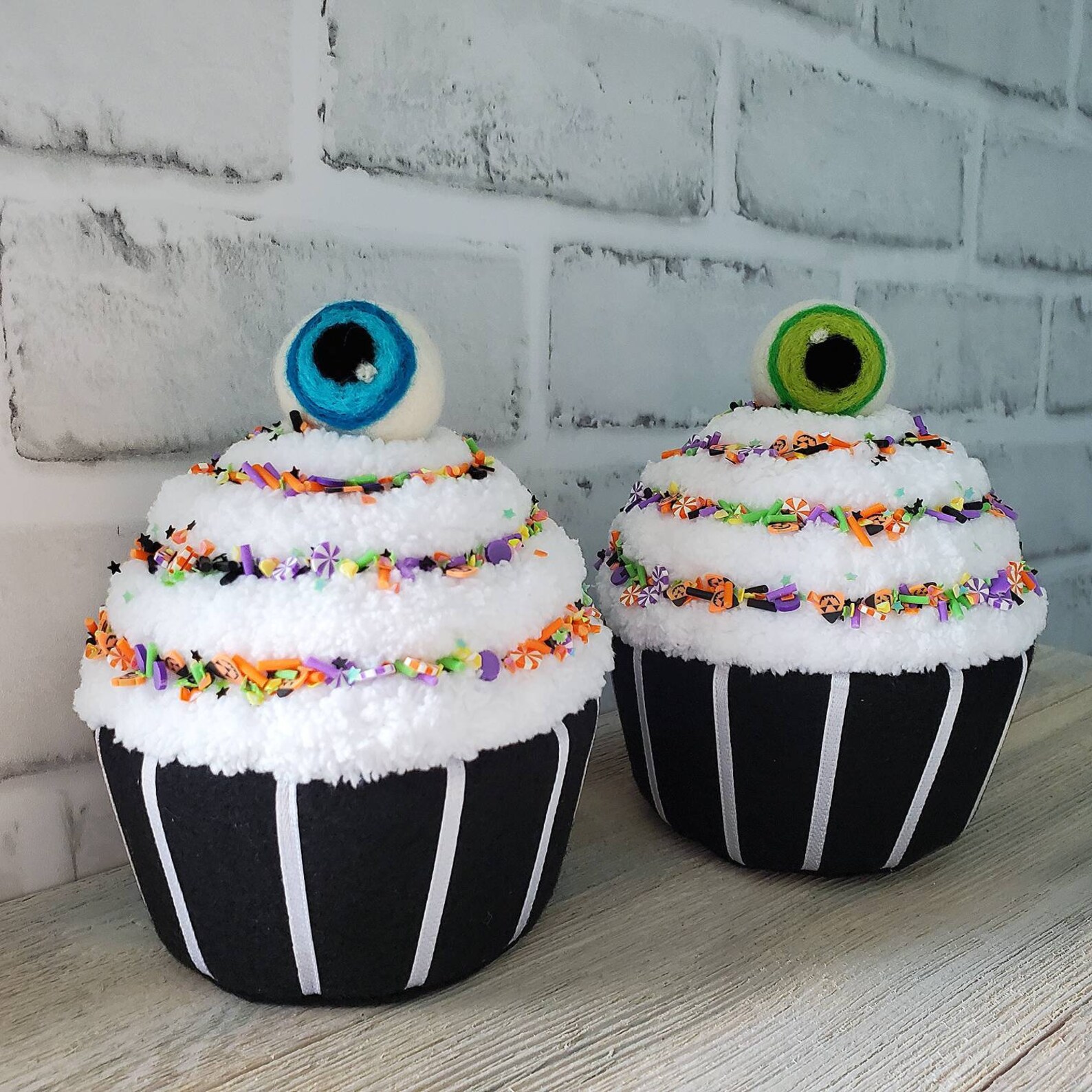 Halloween Eyeball Faux Cupcake, Yarn Cupcake Wreath Attachment - Etsy