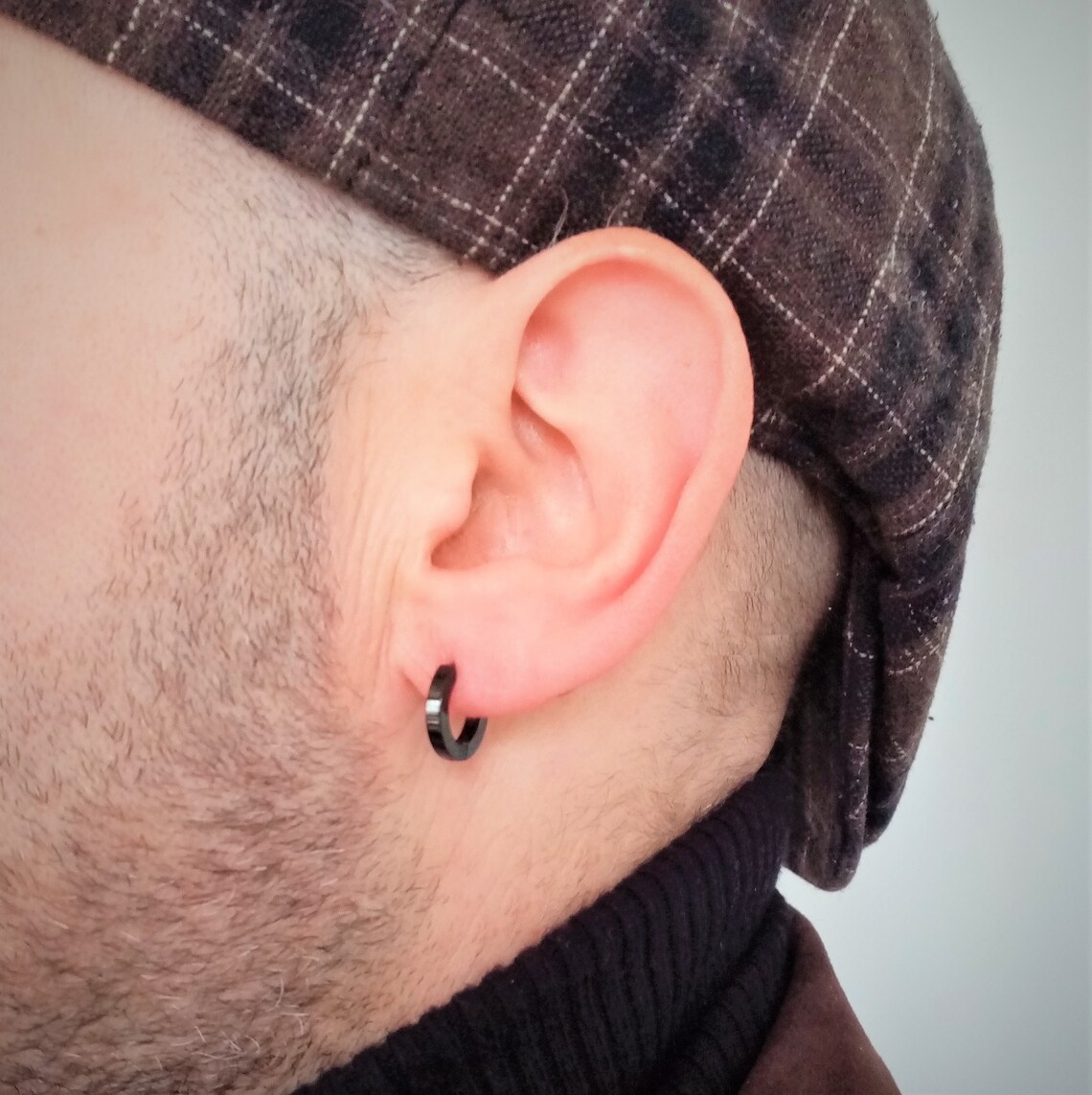 Black earring with 14 mm diameter and square profile / 14 mm | Etsy