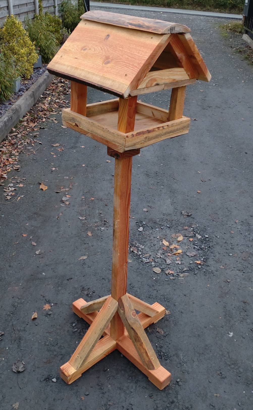 Rustic Natural Wood Heavy Duty Free Standing Bird Table House Feeding ...