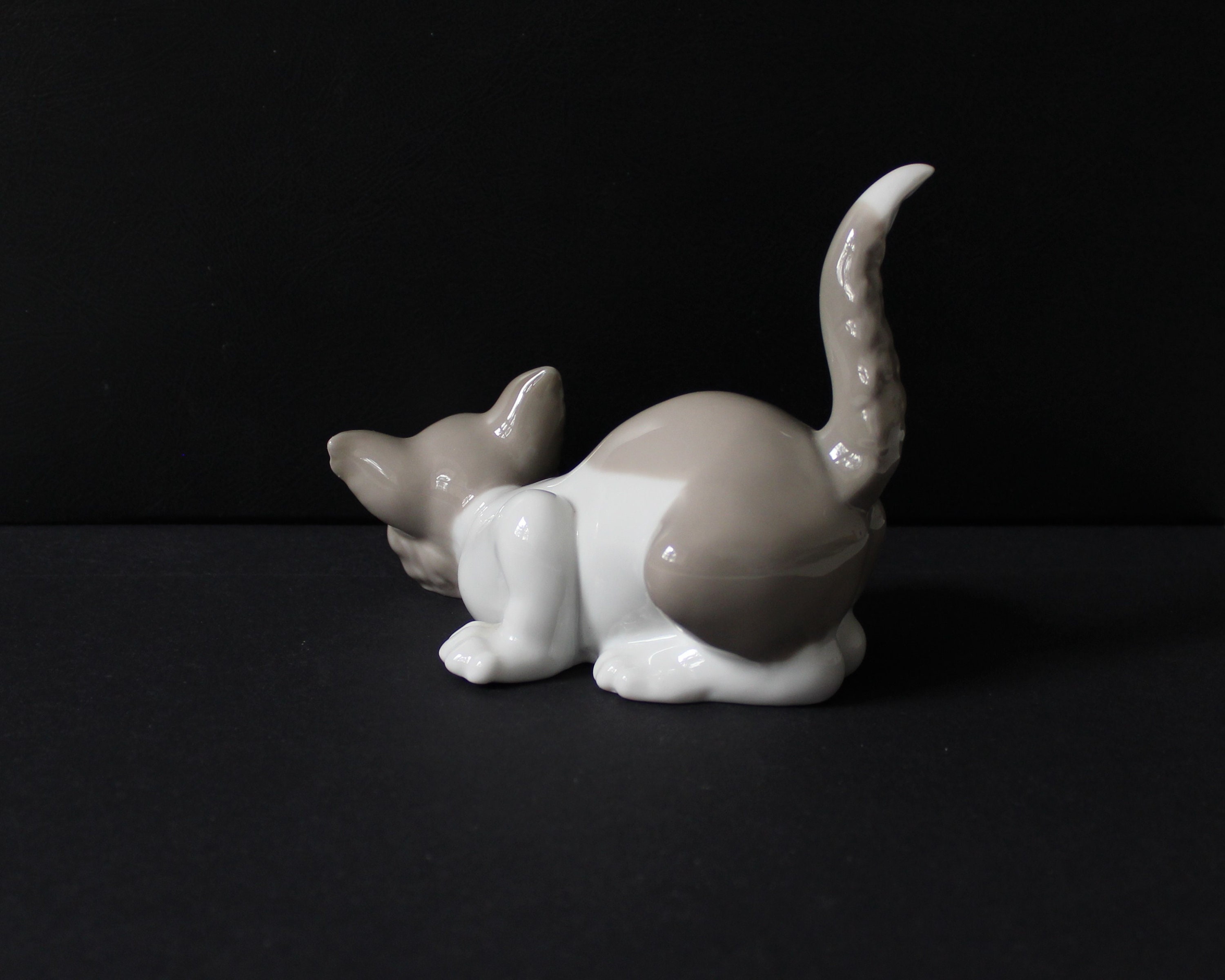 Vintage Lladro Cat, 1981 Attentive Cat Figurine, Model 05112, Lovely ...