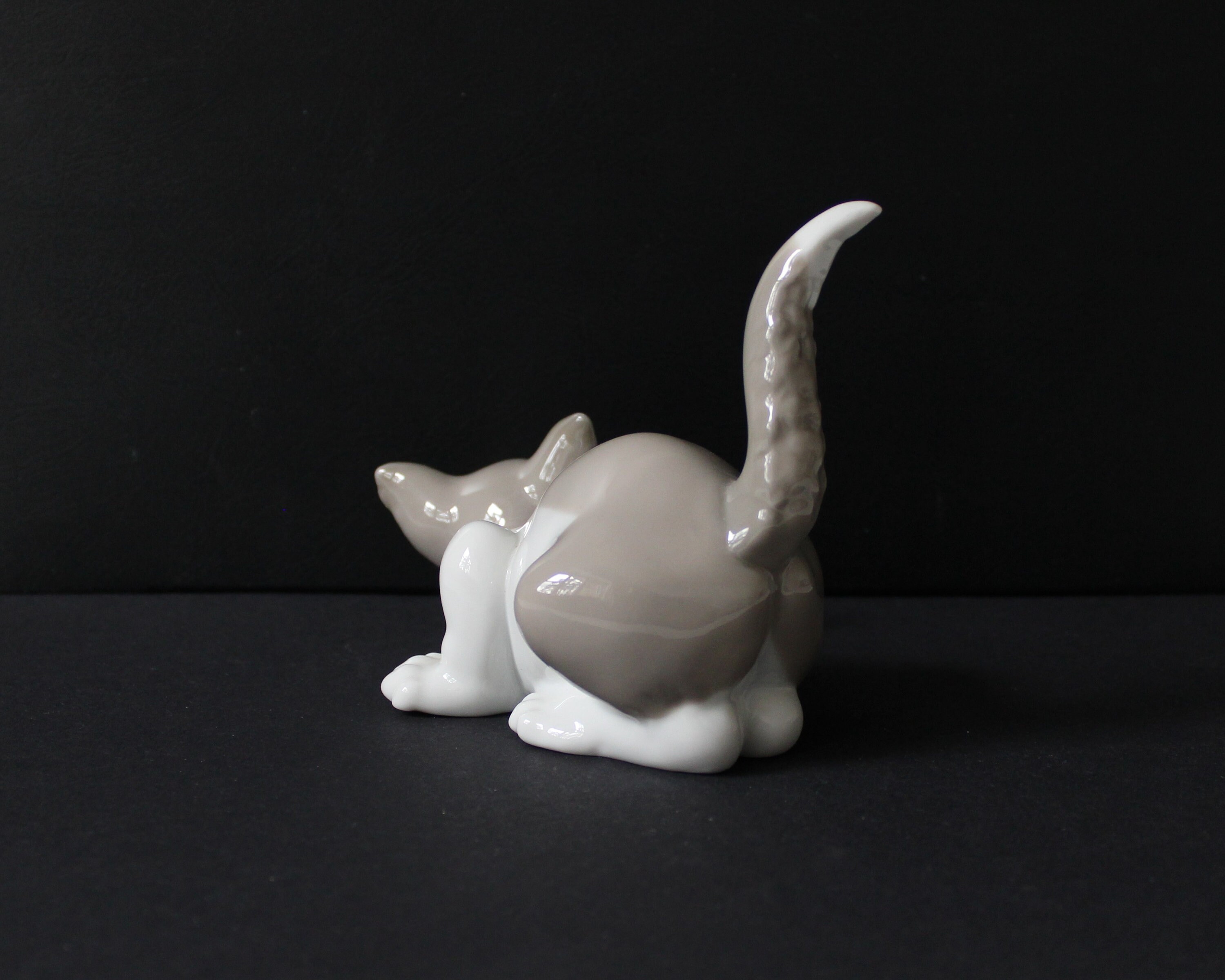 Vintage Lladro Cat, 1981 Attentive Cat Figurine, Model 05112, Lovely ...