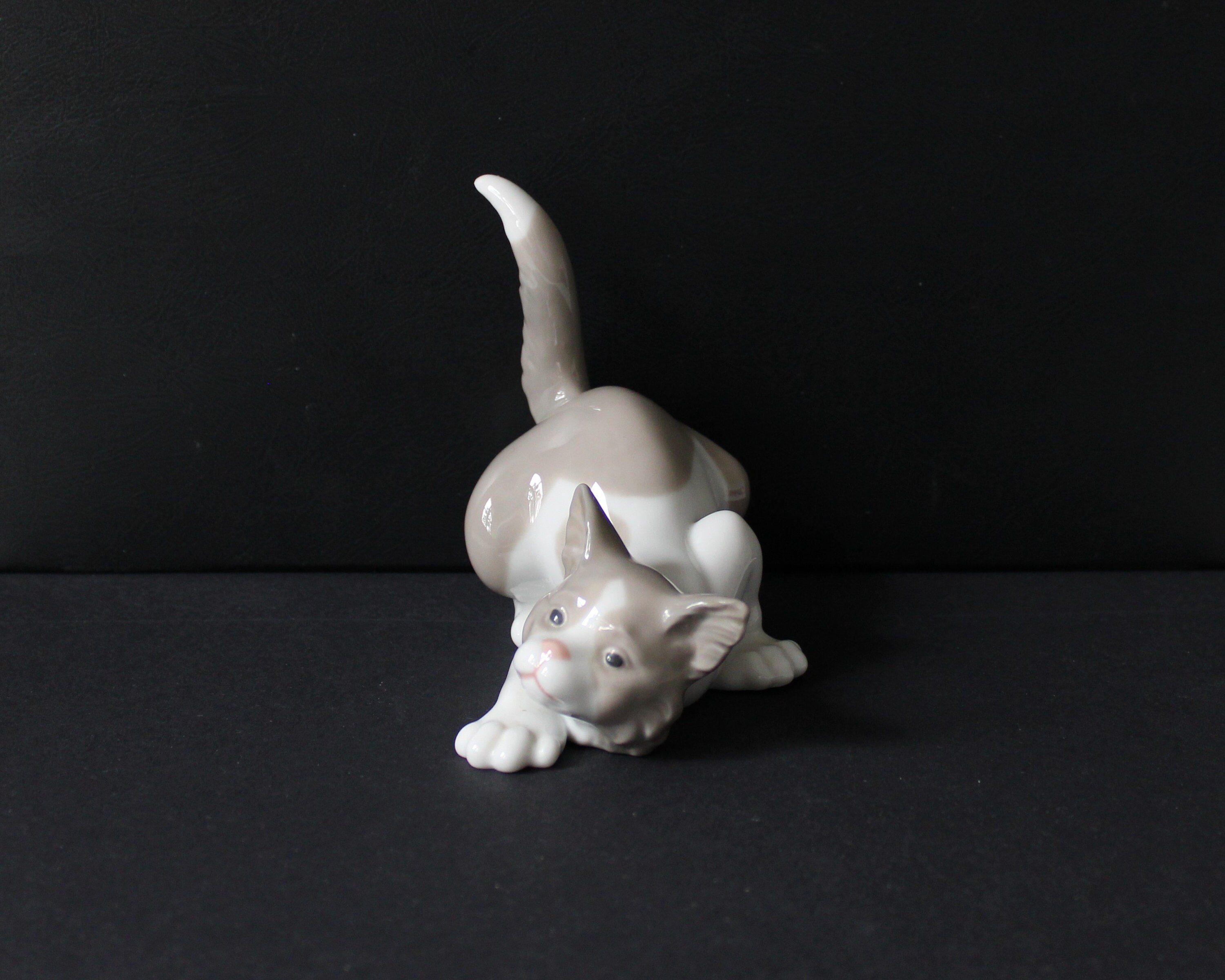Vintage Lladro Cat, 1981 Attentive Cat Figurine, Model 05112, Lovely ...