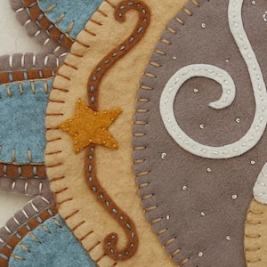 Pre-washed Wool Felt Penny Rug Kit - Warm Woolen Mittens - Penny Lane ...