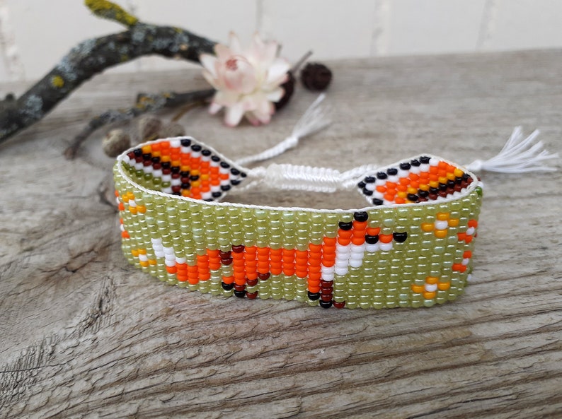 Fox Bracelet, Beaded Bracelet With Little Fox and Tiny Flowers, Hand ...