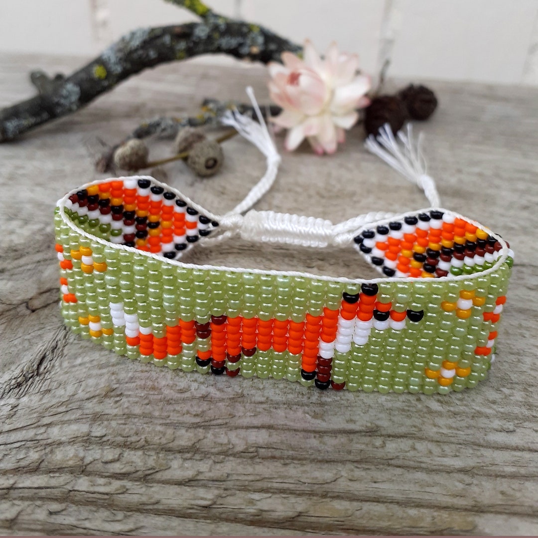 Fox Bracelet, Beaded Bracelet With Little Fox and Tiny Flowers, Hand ...