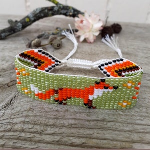 Fox Bracelet, Beaded Bracelet With Little Fox and Tiny Flowers, Hand ...