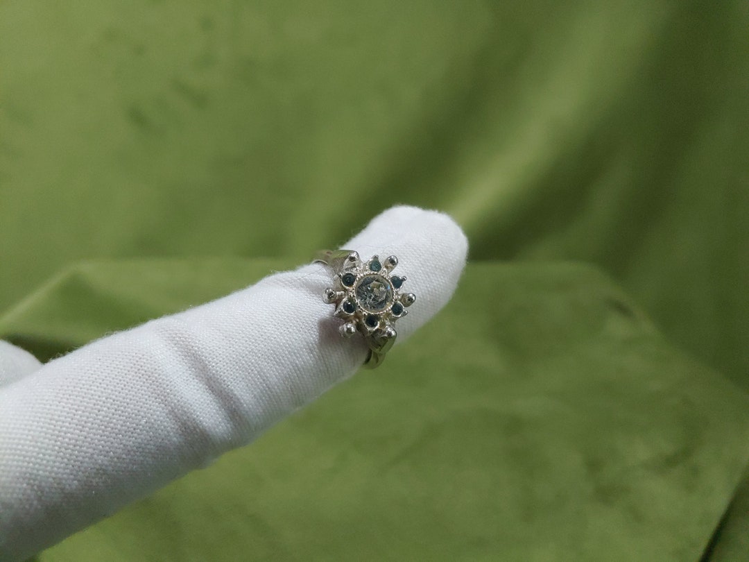Avon Silver Tone Flower Ring With White and Blue Accents Size 7-7.5 - Etsy