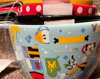 Hallmark Peanuts Characters 4-PC Set of Ceramic Hand Painted Measuring ...