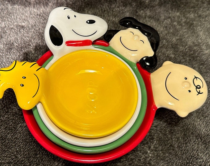 Hallmark Peanuts Characters 4-PC Set of Ceramic Hand Painted Measuring ...