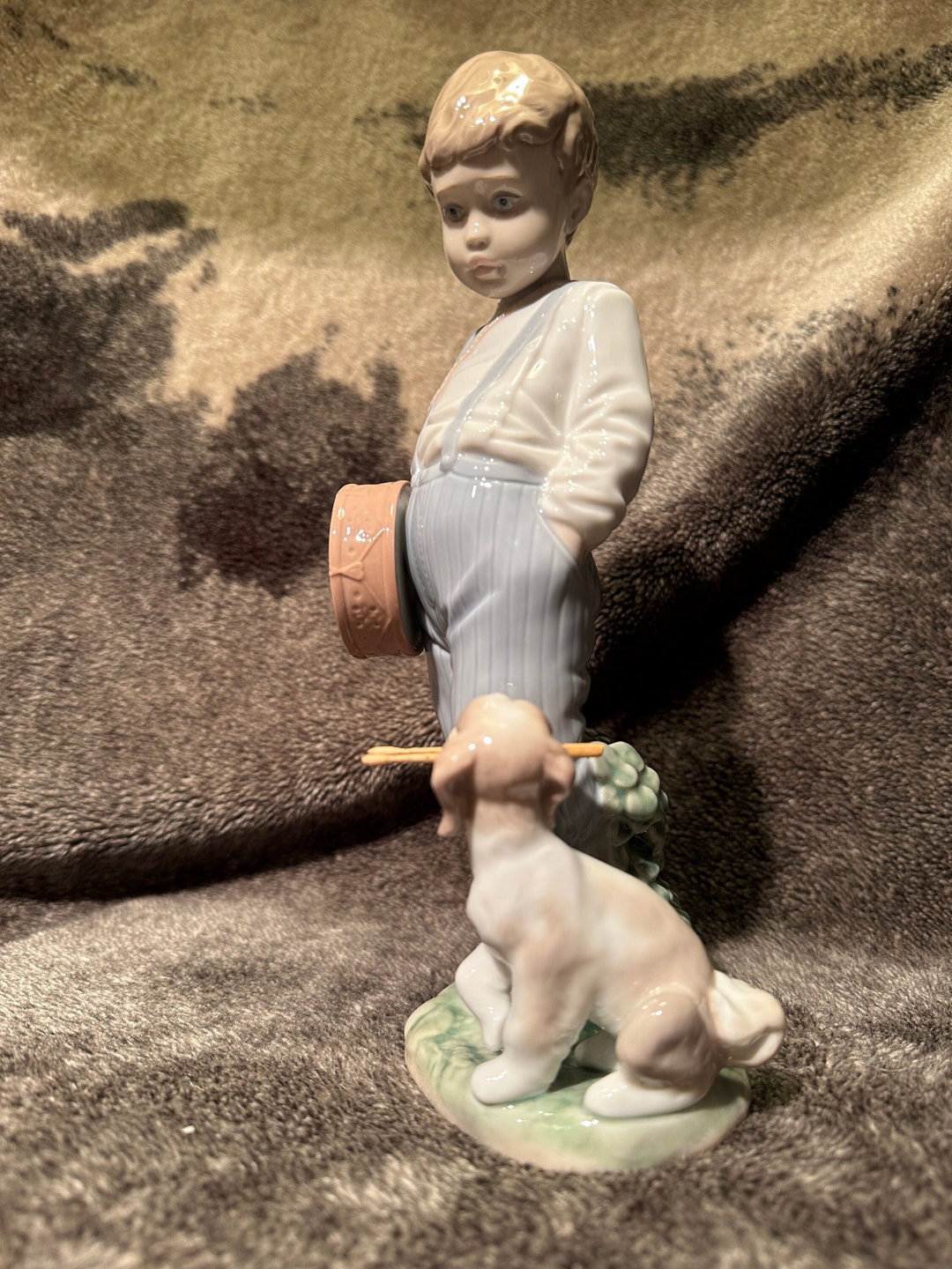 9.5" Tall Lladro Brand (daisa) Porcelain Figurine of a Young Drummer ...