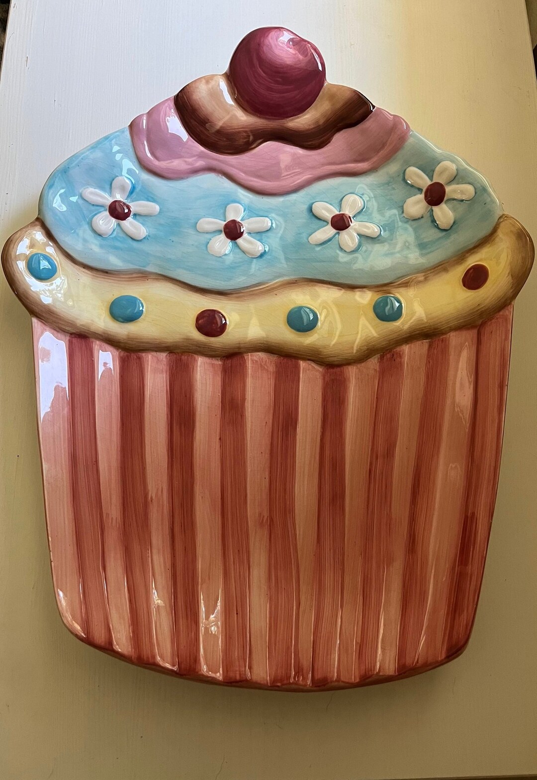 Certified International "celebrate" 3-D Cupcake Shaped Dessert Serving ...