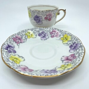 Roslyn Sweet Pea 8281 Teacup and Saucer - Etsy